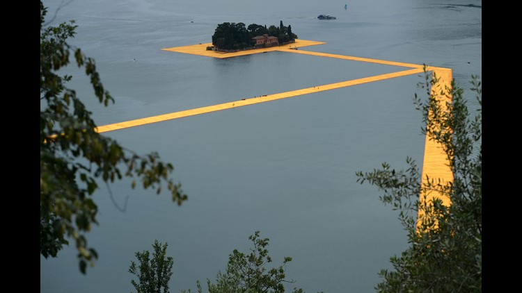 'Floating Piers' art installation makes walking on water possible ...