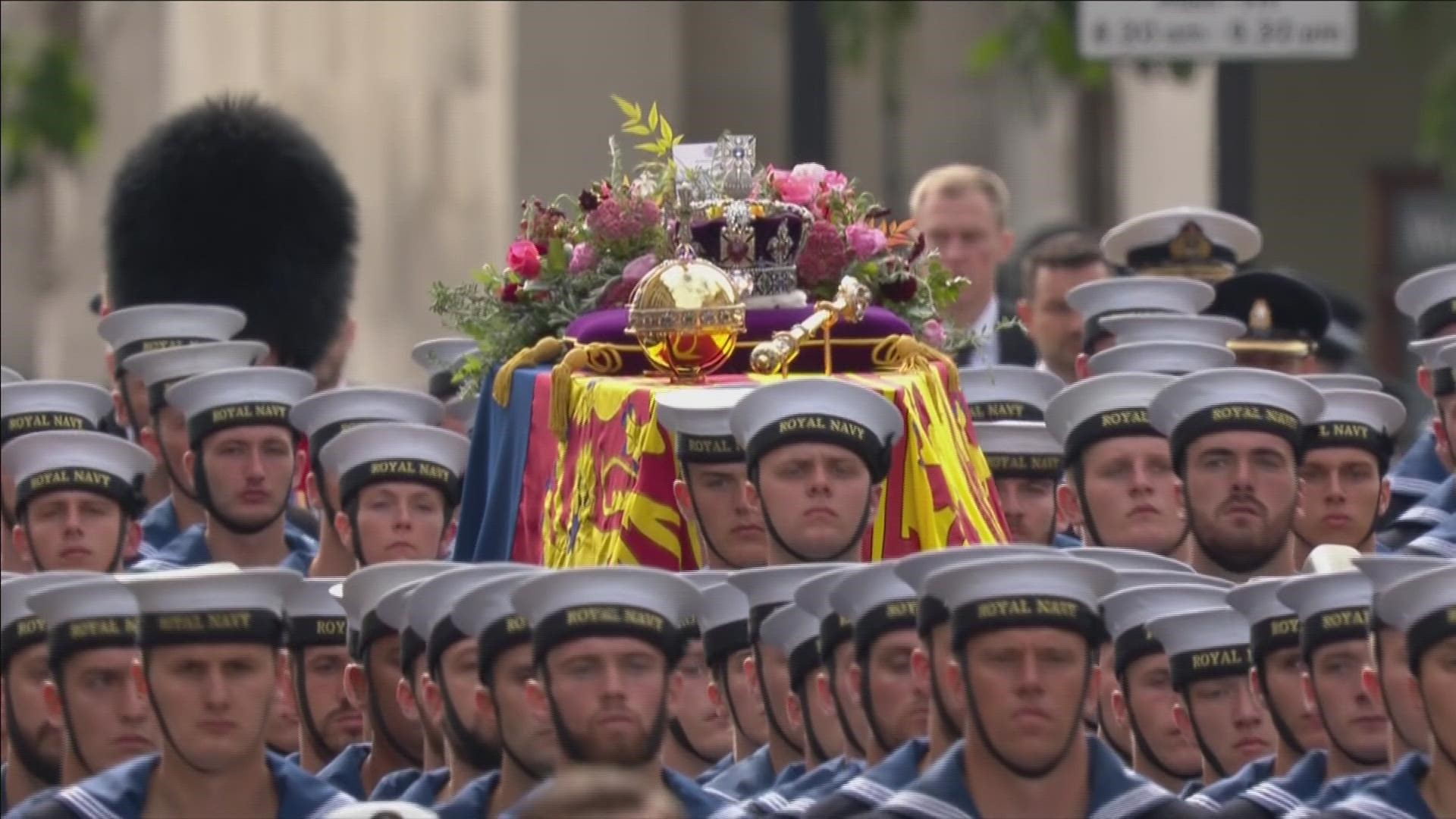 Queen Elizabeth II's coffin makes way to Wellington Arch in London | 11alive.com