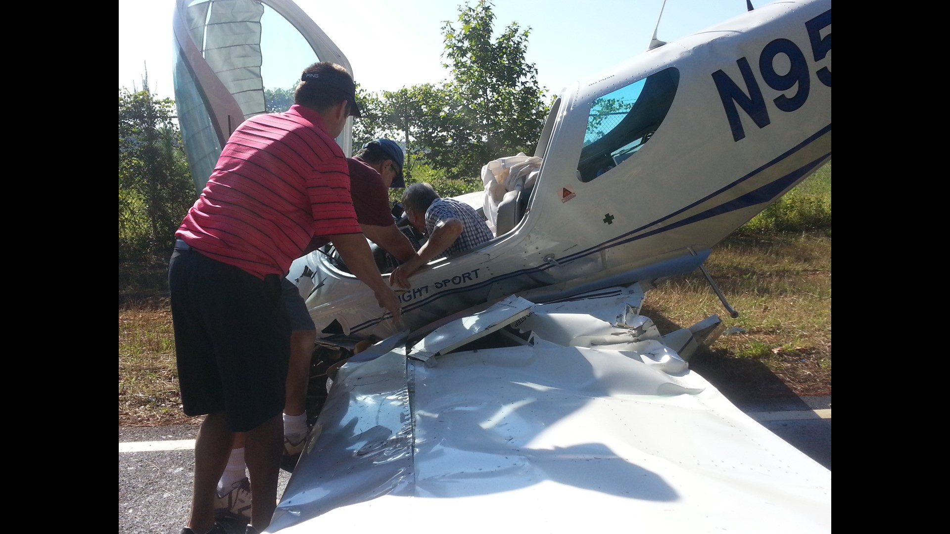 PHOTOS: Small plane crashes after take-off in Peachtree City | 11alive.com
