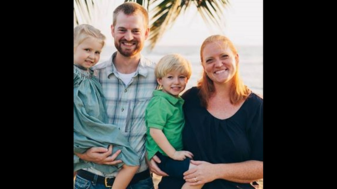 Ebola victim Dr. Kent Brantly says he's 'growing stronger' | 11alive.com