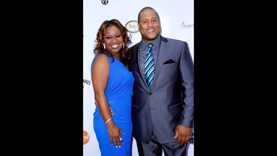 TV cooking hosts Pat & Gina Neely file for divorce | 11alive.com
