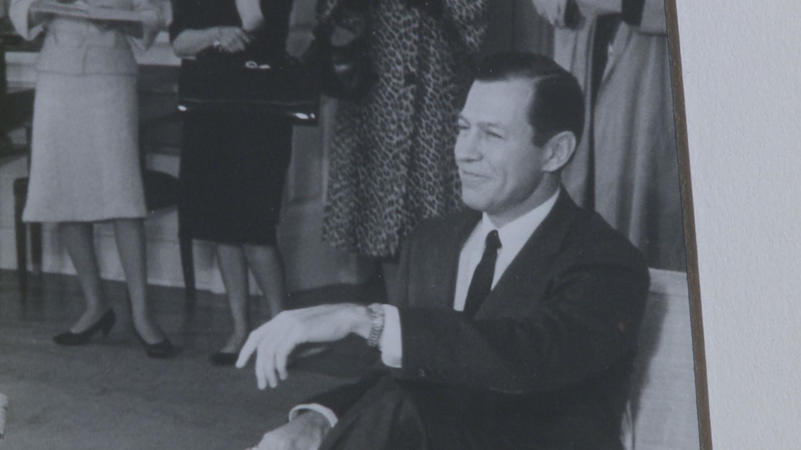 Carl Sanders remembered as civil rights trailblazer | 11alive.com