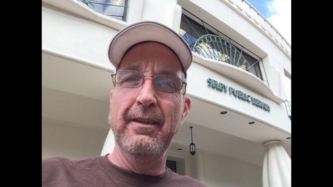 Florida teacher goes homeless to spread his message | 11alive.com