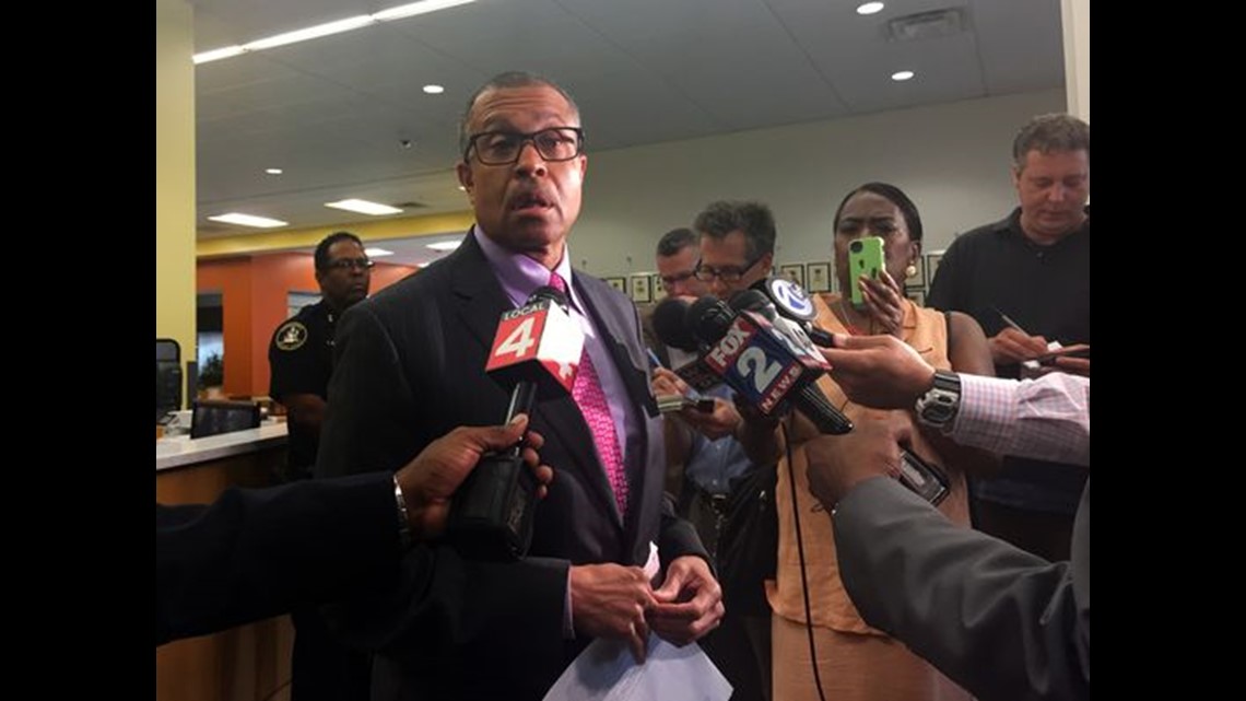 Detroit detective demoted after anti-Black Lives Matter rant goes viral ...