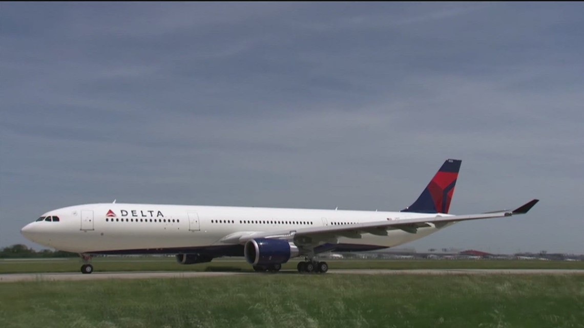 Passenger experienced 'severe turbulence' on Delta flight that injured ...