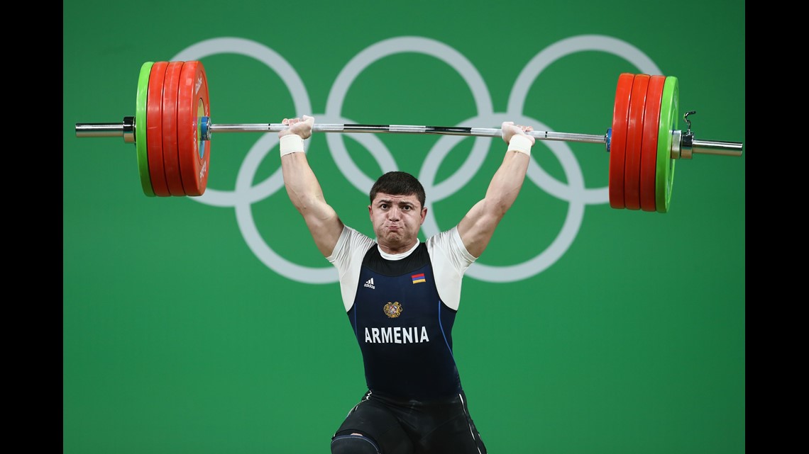 Armenian weightlifter suffers devastating arm injury | 11alive.com