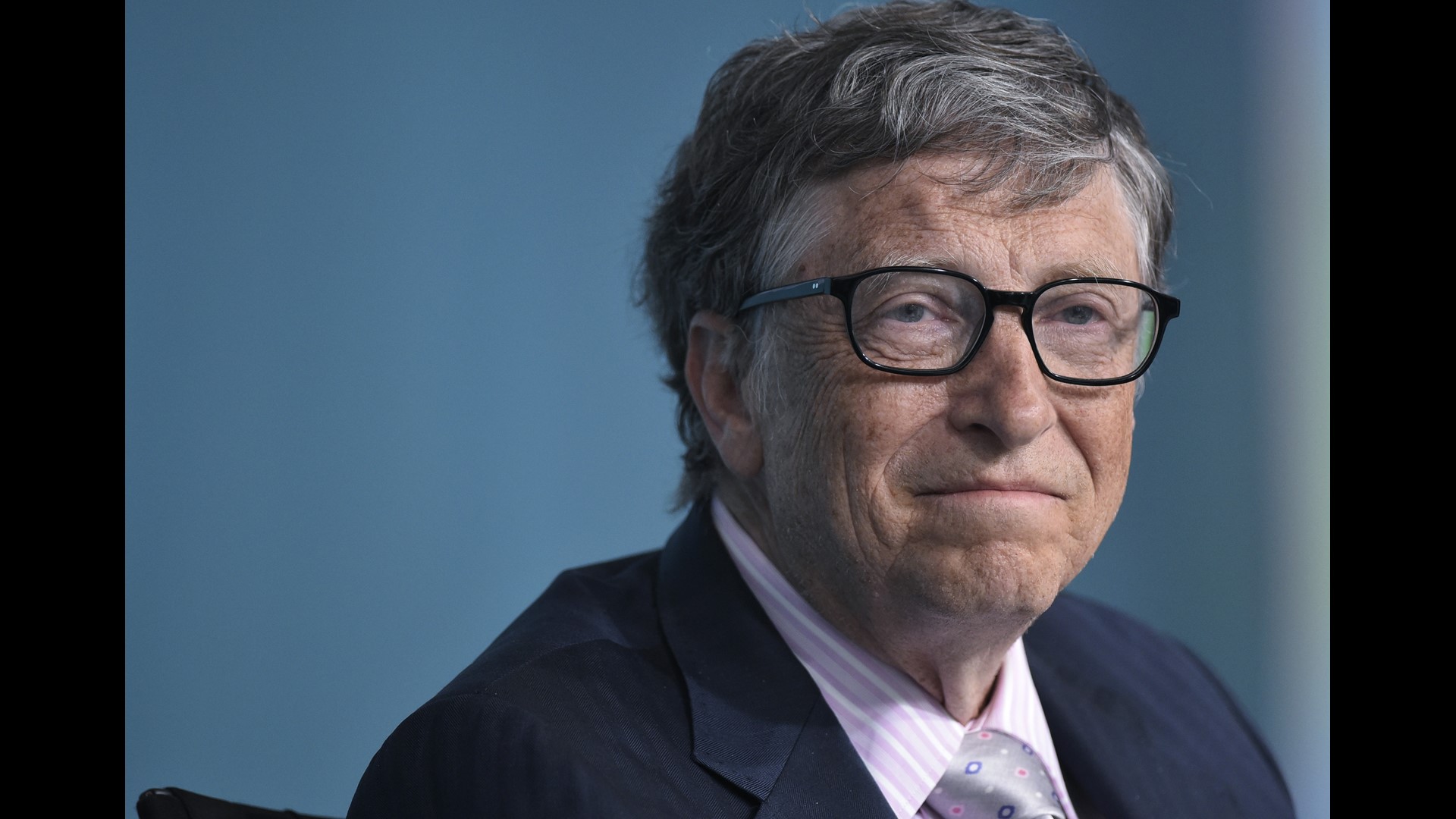 PHOTOS: Famous left-handed people | 11alive.com