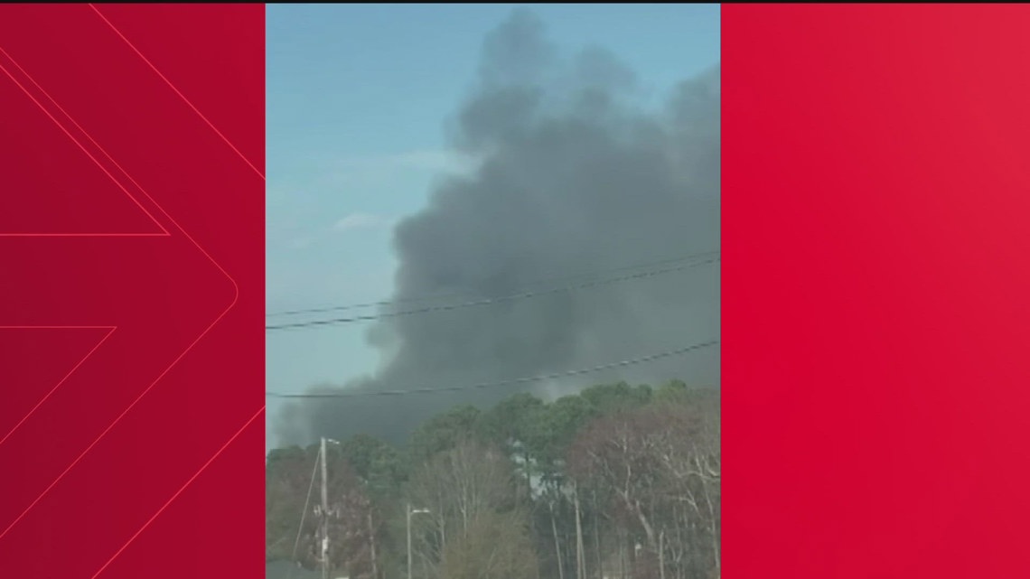 Fire crews in Barrow County battle large brush fire | 11alive.com