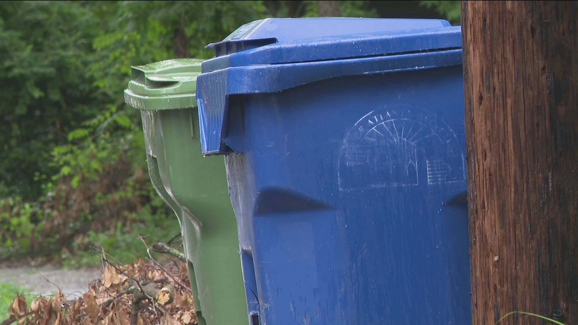 Atlanta's recycling program better but misses EPA standards | 11alive.com