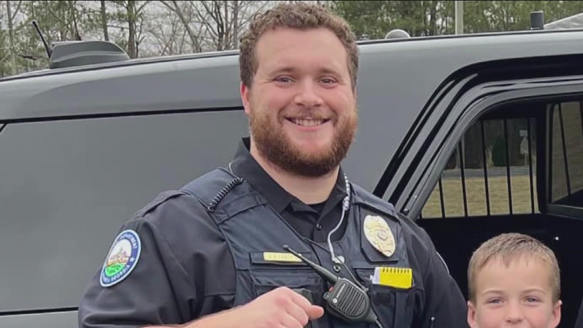 Roswell honors fallen Officer Labonte with memorial bracelets | 11alive.com