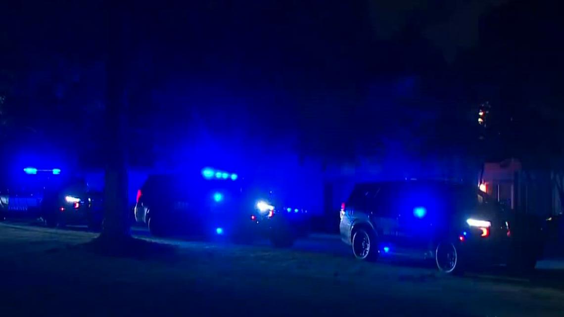 Police investigation in south DeKalb neighborhood early Tuesday morning ...