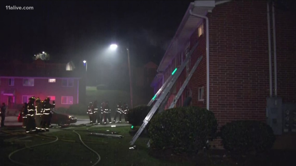 Three people rescued from Atlanta apartment fire | 11alive.com