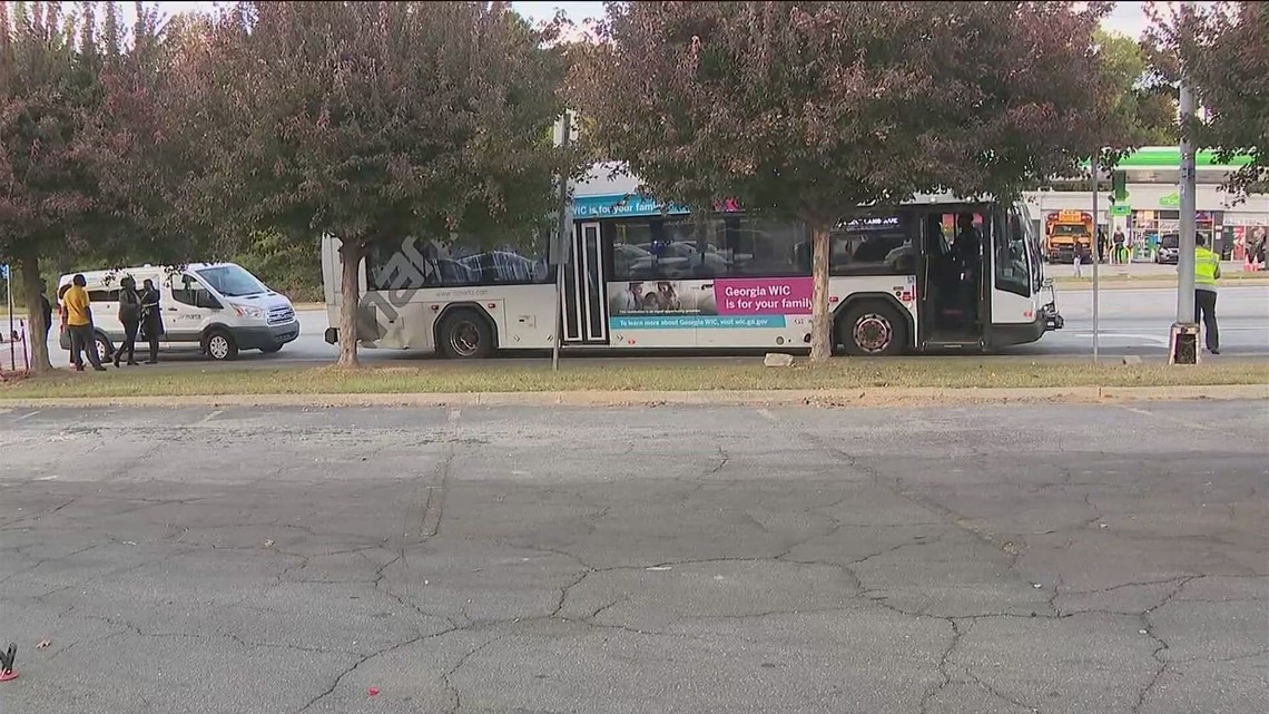 Man killed in crash involving MARTA bus, Atlanta Police say | 11alive.com