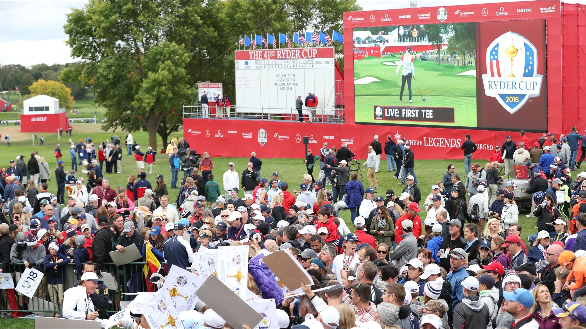Heckler wins $100 by sinking putt golfers couldn't make | 11alive.com