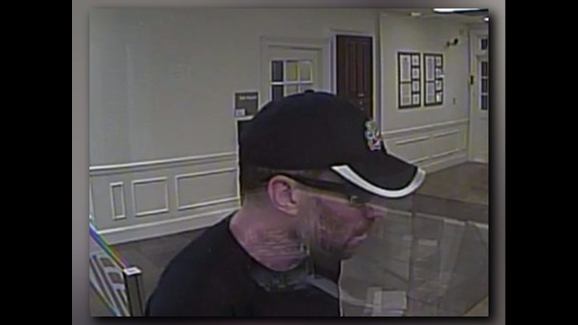 FBI hunting down 'scruffy' serial bank robber in metro Atlanta ...