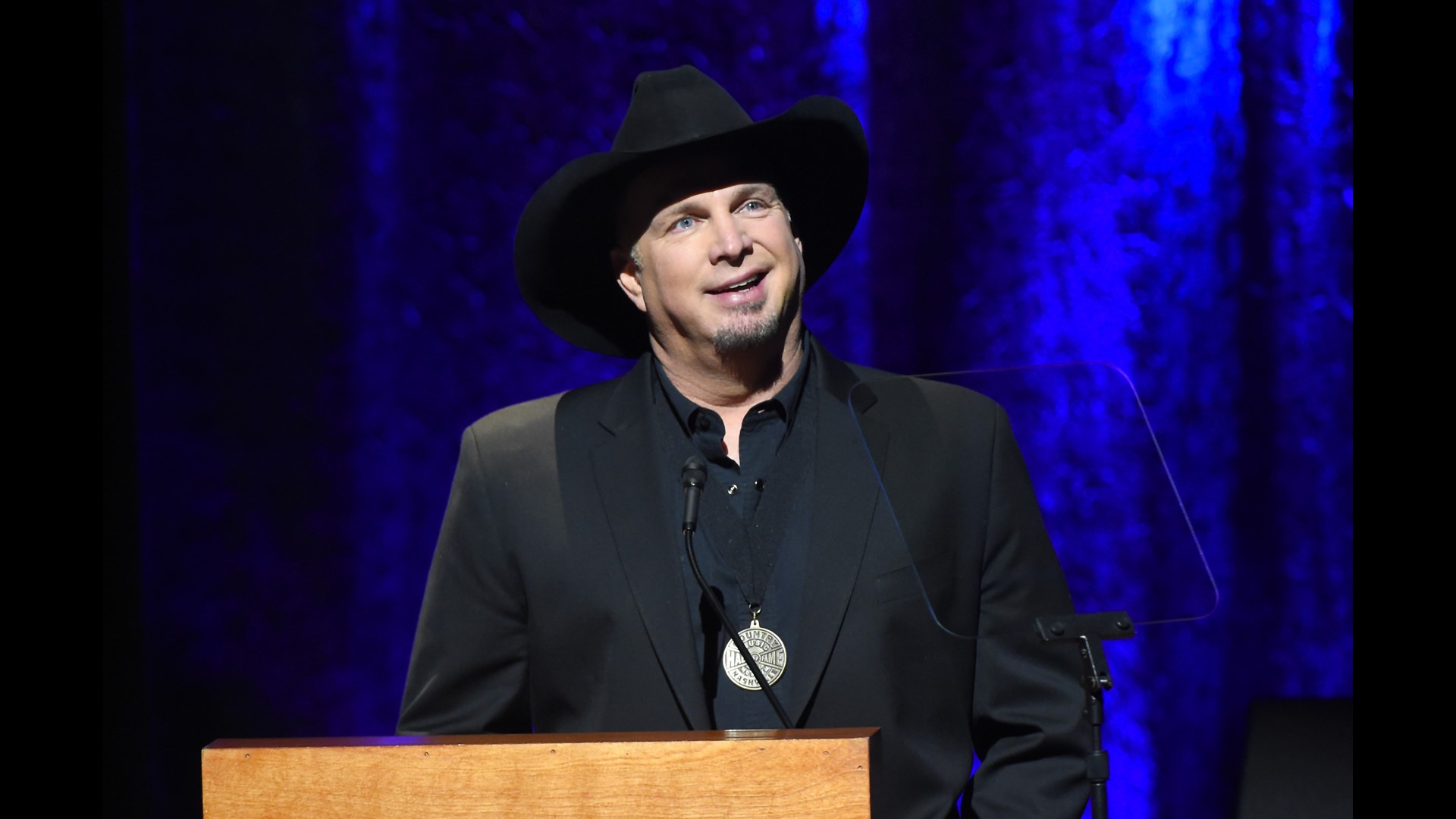 PHOTOS: Country singer Garth Brooks | 11alive.com