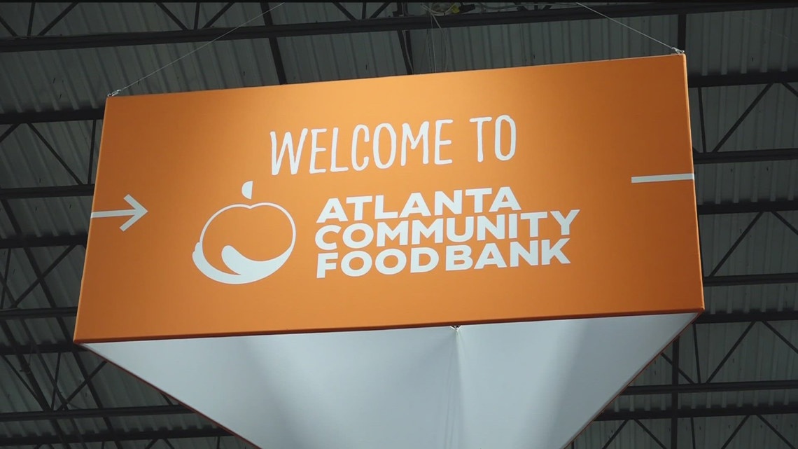 Volunteers pack Thanksgiving meals as Atlanta food bank faces growing ...