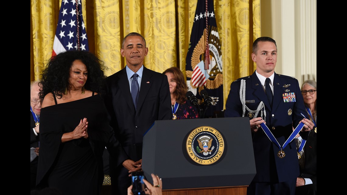 PHOTOS: Pres. Obama awards his final Presidential Medals of Freedoms ...