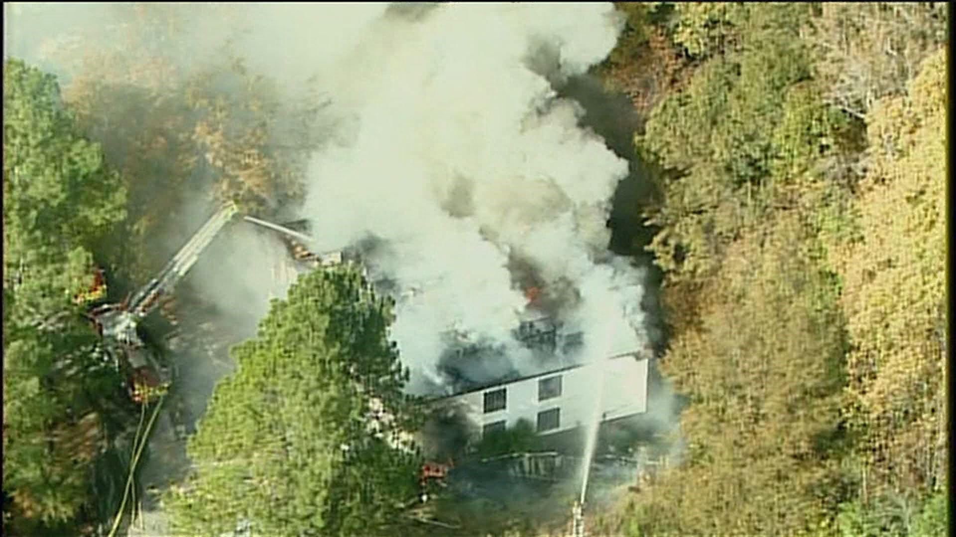 Fire displaces 20 in blighted DeKalb complex | 11alive.com