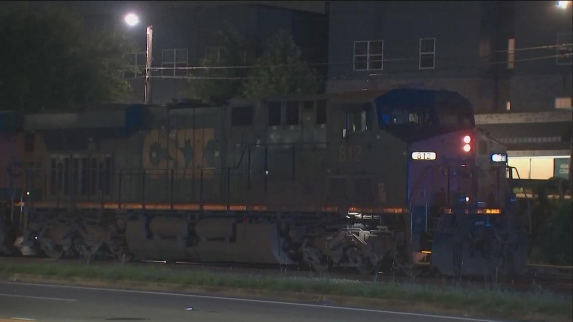 Crash sends MARTA police officer to hospital: APD | 11alive.com