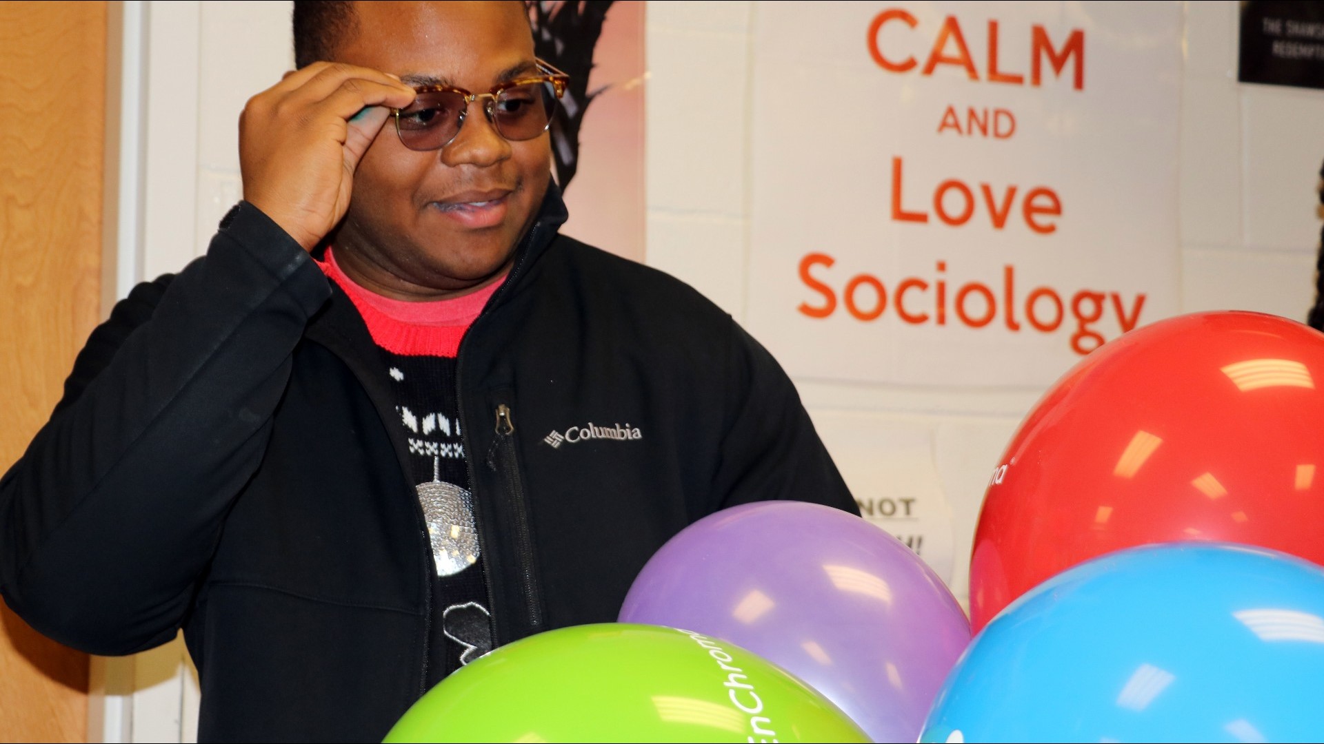 VIDEO: Color blind student sees for the very first time during class ...