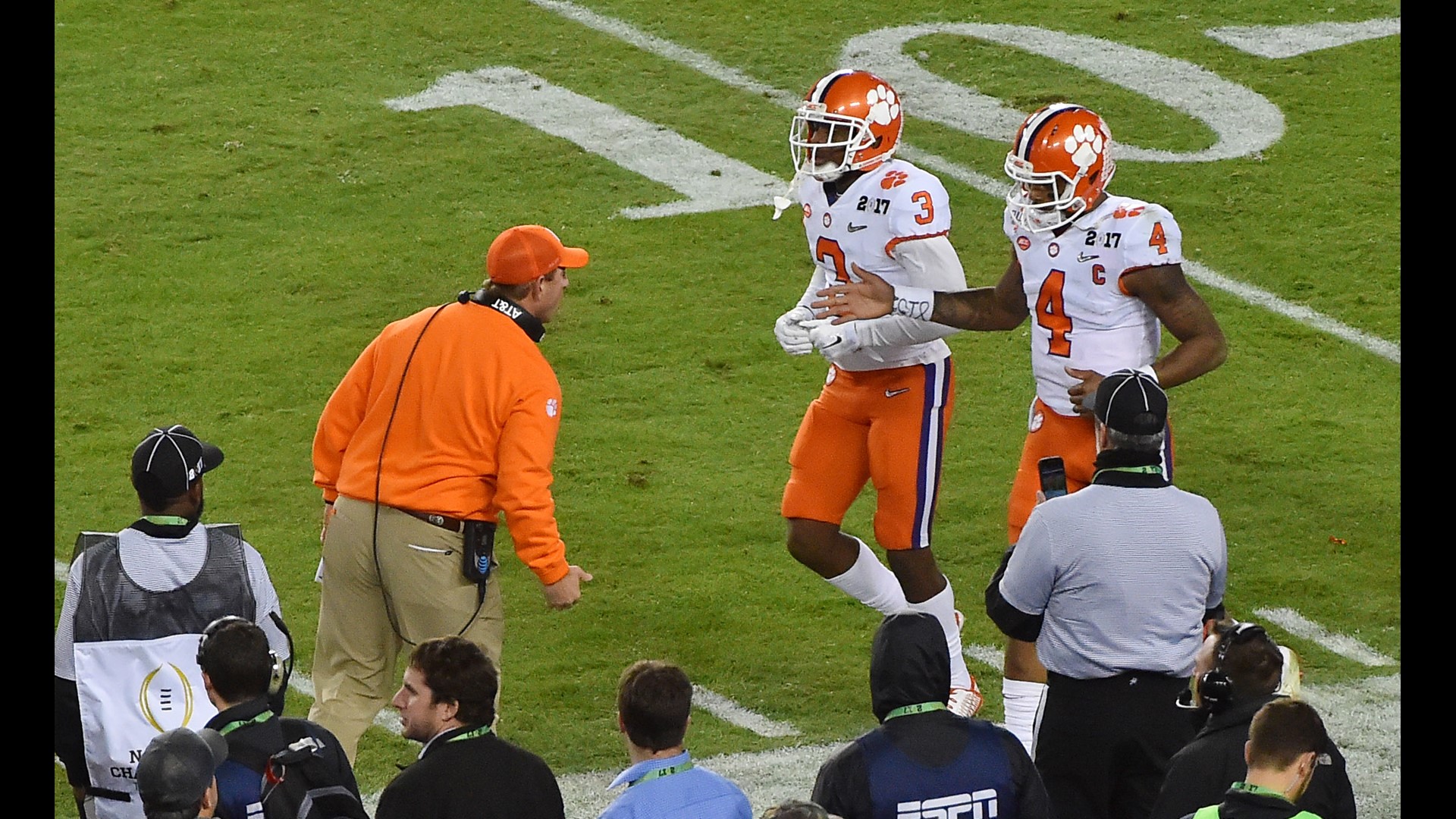 The 'Buff Ref' goes viral: 'When everyday is arm day' | 11alive.com