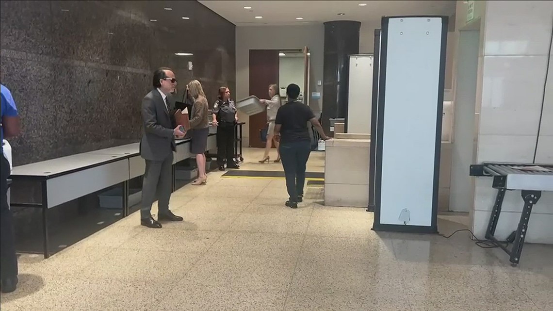 Trump's attorneys arrive at Fulton County court house | 11alive.com