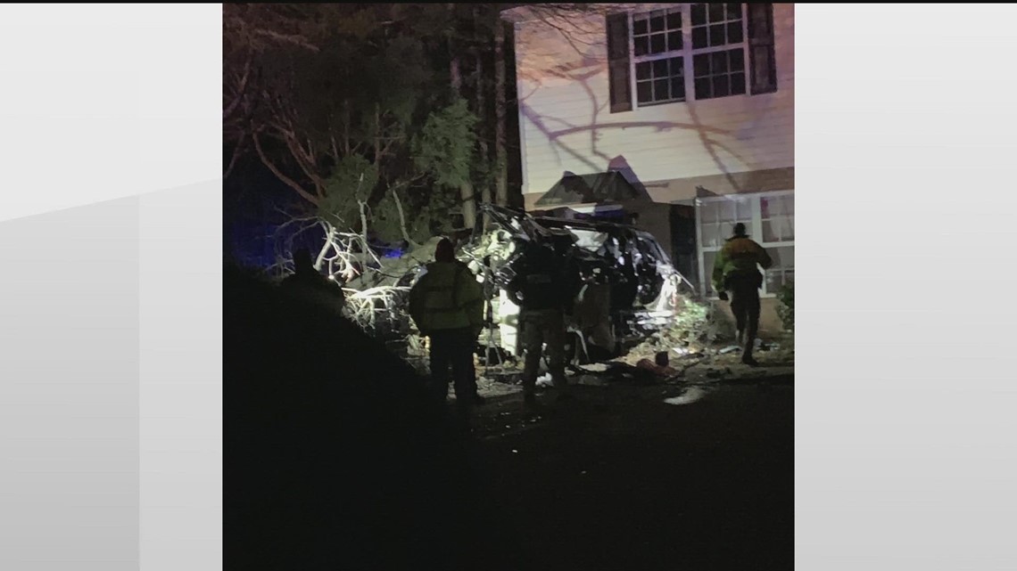 911 calls shed light into crash that killed UGA football player, staff ... 911 calls shed light into crash that killed UGA football player, staff ...