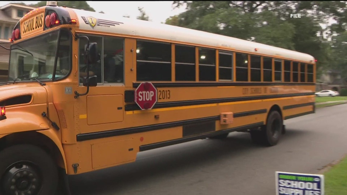Thousands of Decatur students ready to load up into buses and cars for ...