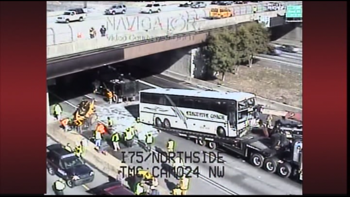 PHOTOS | 2007 Bluffton University bus crash | 11alive.com