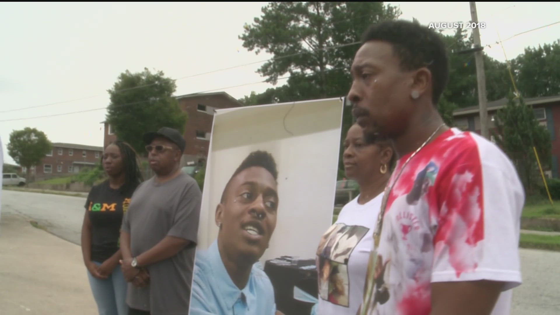 Atlanta parents plead for justice in Deonta Wallace cold case murder ...