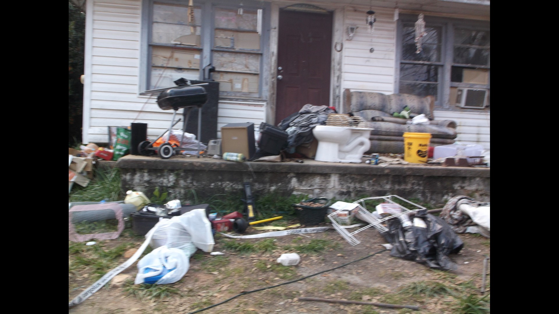 City condemns ‘deplorable' house after 31 animals, 2 kids removed ...