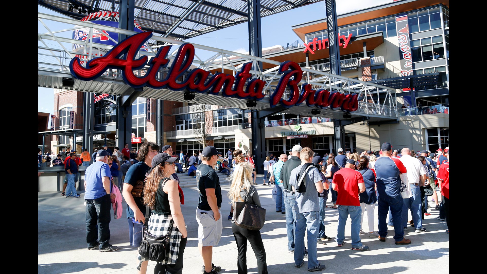 UGA game at SunTrust Park draws 2nd largest baseball crowd in NCAA ...