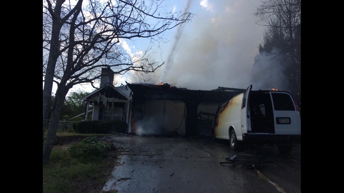 Fire destroys Flowery Branch-area home | 11alive.com