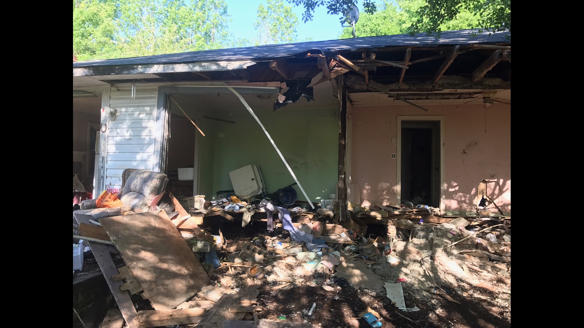 'Deplorable' house comes tumbling down | 11alive.com