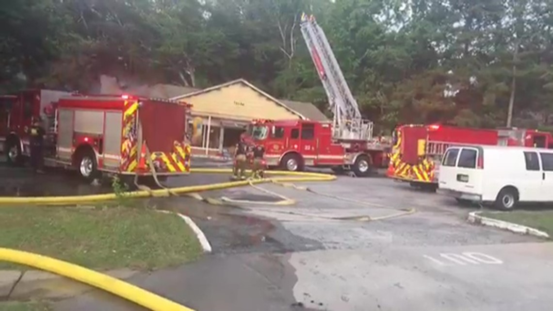 Fire damages Clarkston area grocery store | 11alive.com