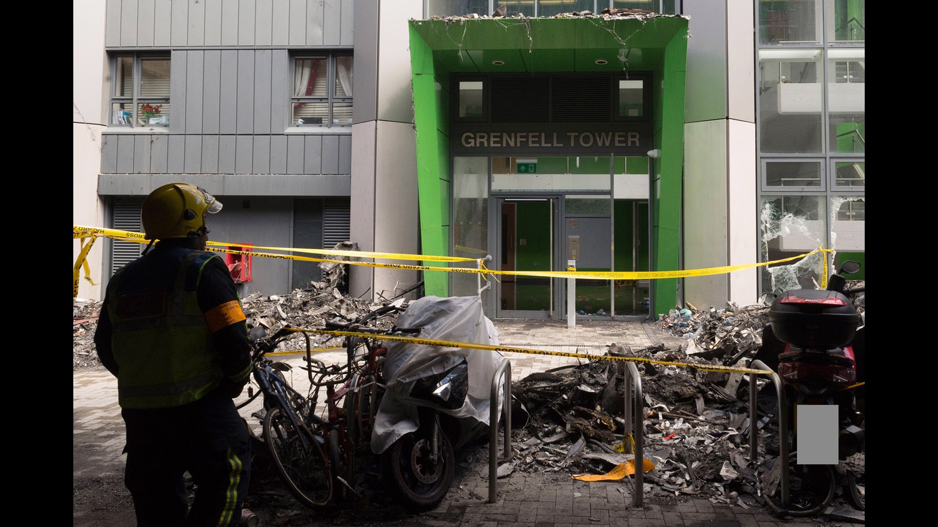 Shocking photos reveal devastation inside Grenfell Tower, hit by blaze ...