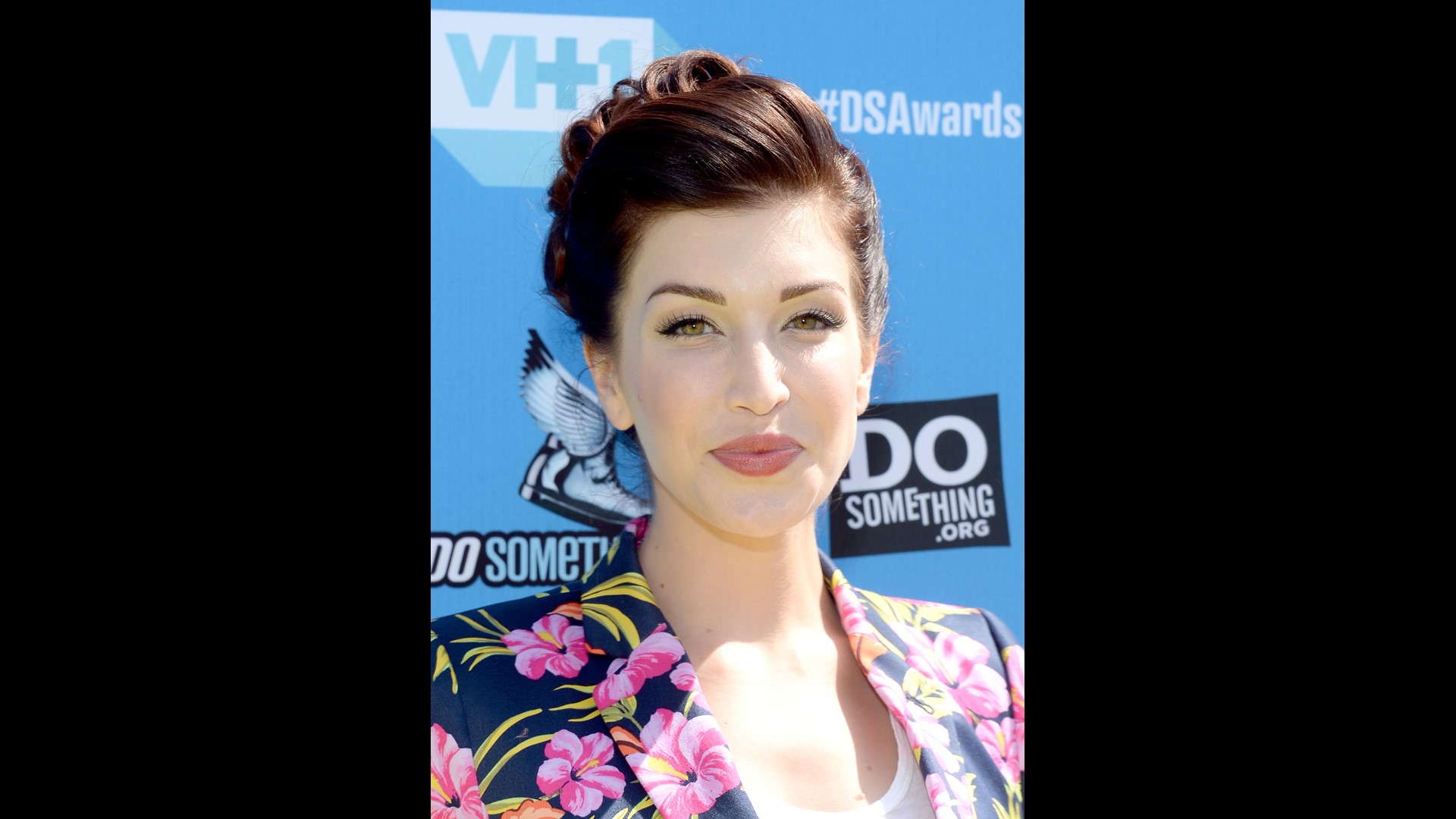 YouTube star Stevie Ryan dies at 33 after apparent suicide | 11alive.com