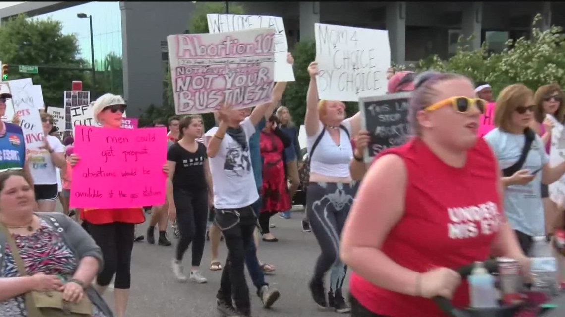 Abortion rights being highlighted at DNC | Here's what Georgia voters ...