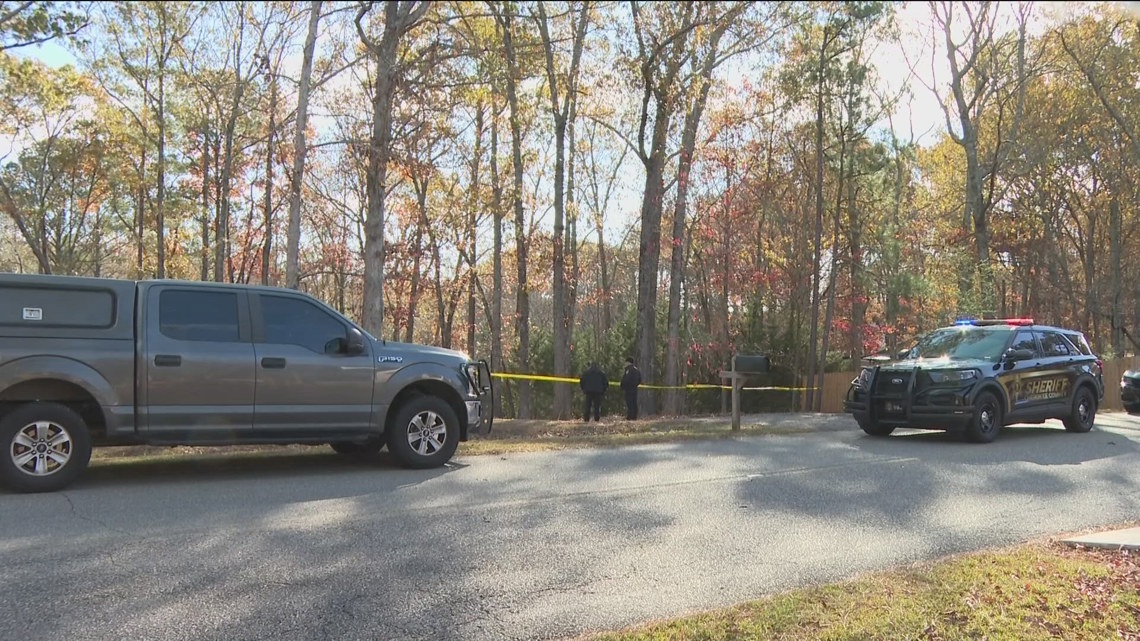 Man wanted for rape fatally shot by deputies in Canton: Authorities ...