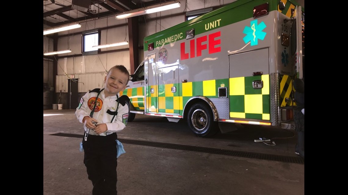 Decked out in his paramedic costume, 4-year-old Dominic tours ambulance ...
