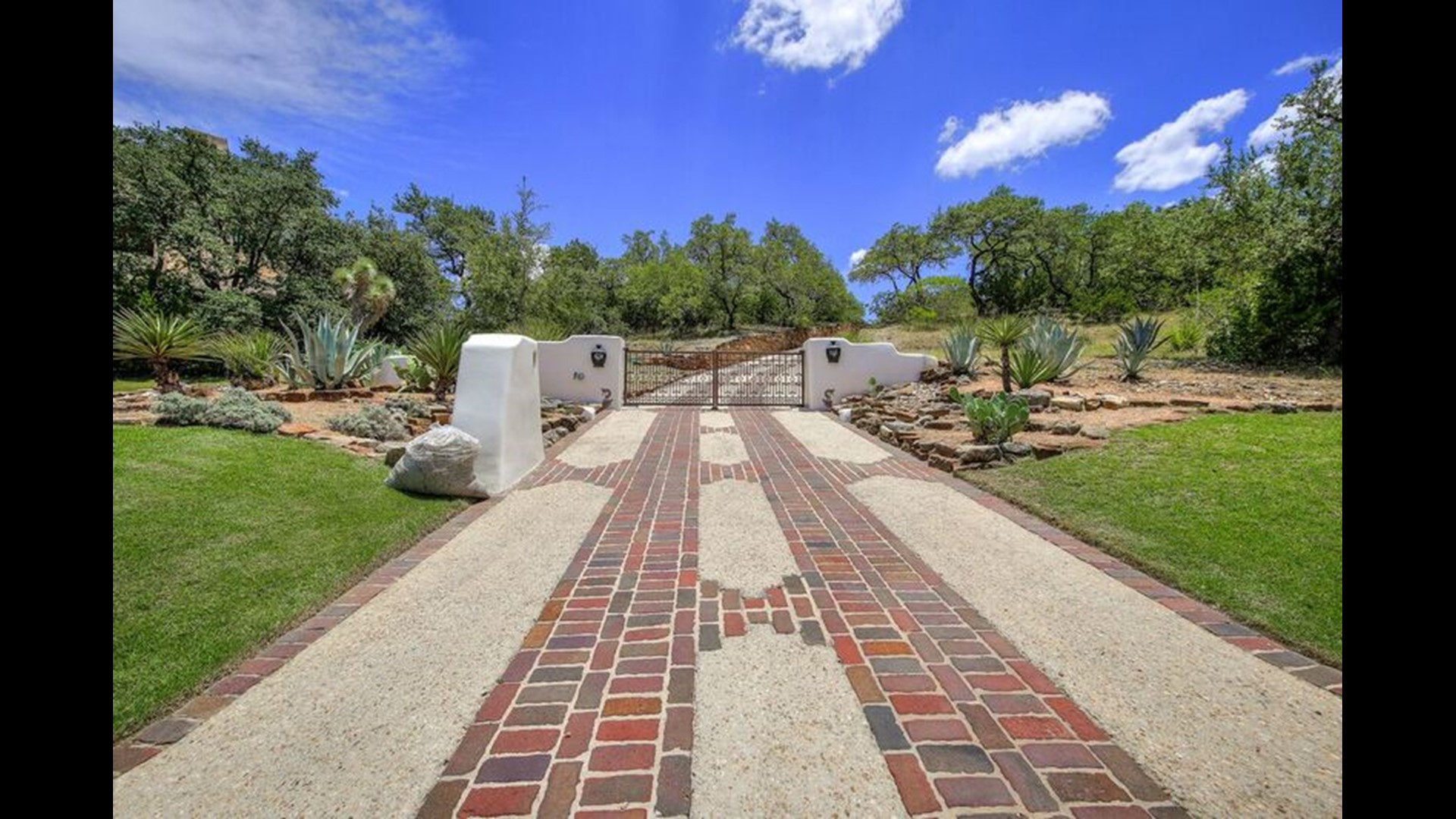 PHOTOS: Inside George Strait's Dominion luxury home | 11alive.com