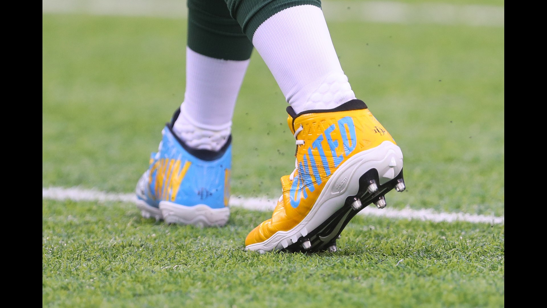 GALLERY: NFL players wear cleats for a cause | 11alive.com