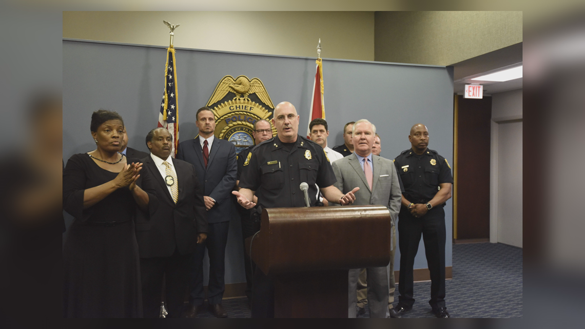 Woman fools Fla. police by signing gibberish during serial killer press ...