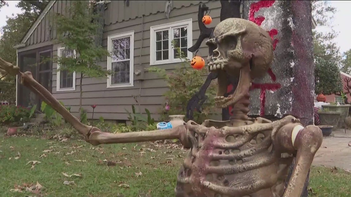 Displays to die for in Atlanta | Halloween decorations | 11alive.com