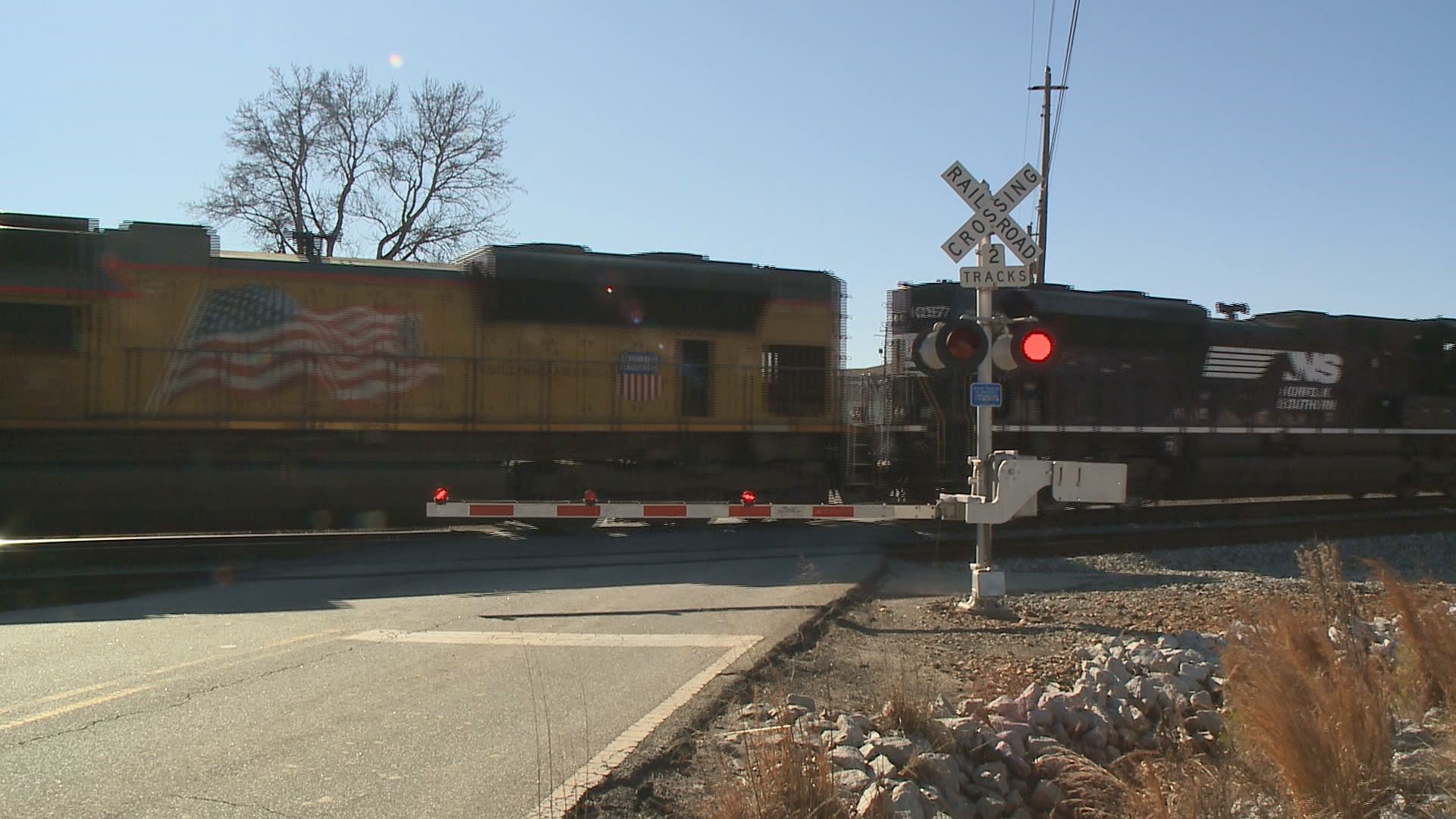 Abandoned train blocks city's intersection for days | 11alive.com