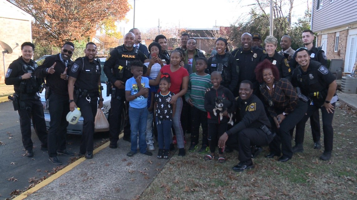 DeKalb Police help families for Thanksgiving | 11alive.com