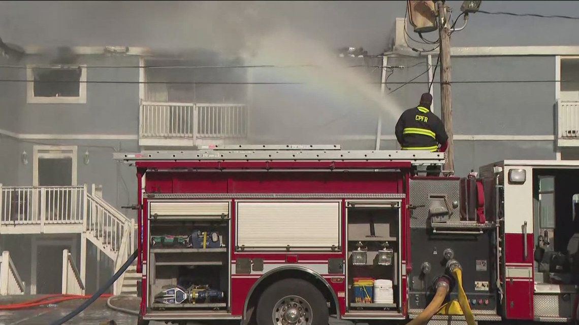 Crews battle College Park apartment fire | Latest update | 11alive.com