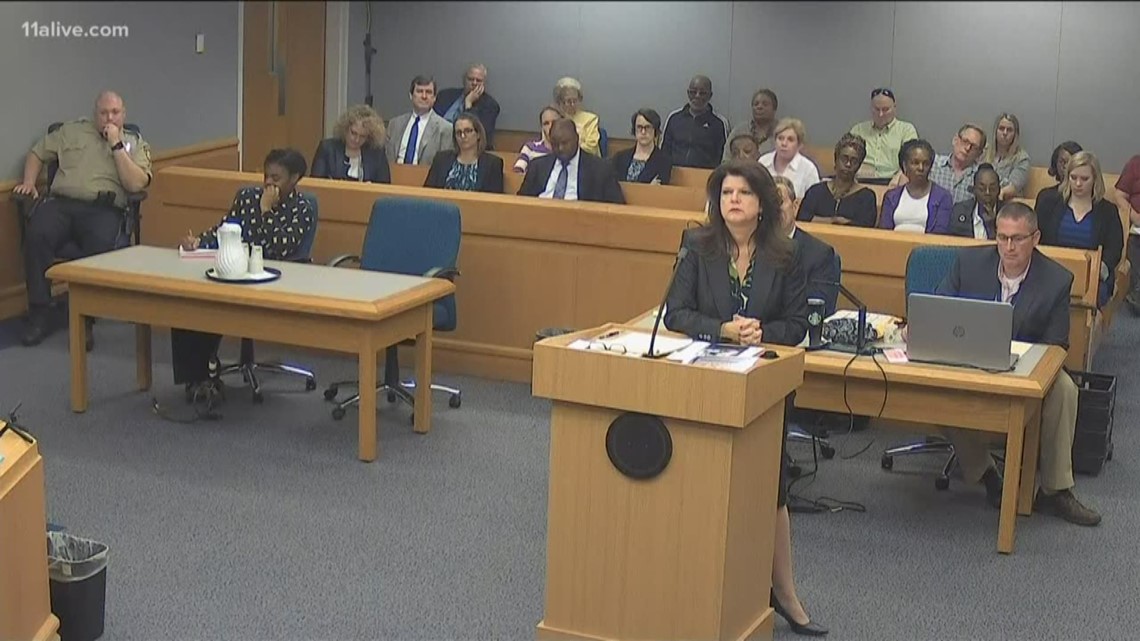 Jurors cry as pictures of Emani Moss' burned body are shown in murder ...