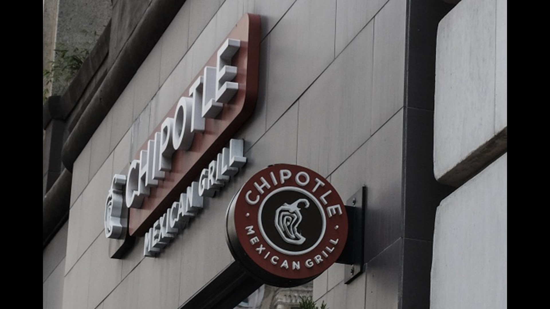 Feds subpoena Chipotle over norovirus incident | 11alive.com